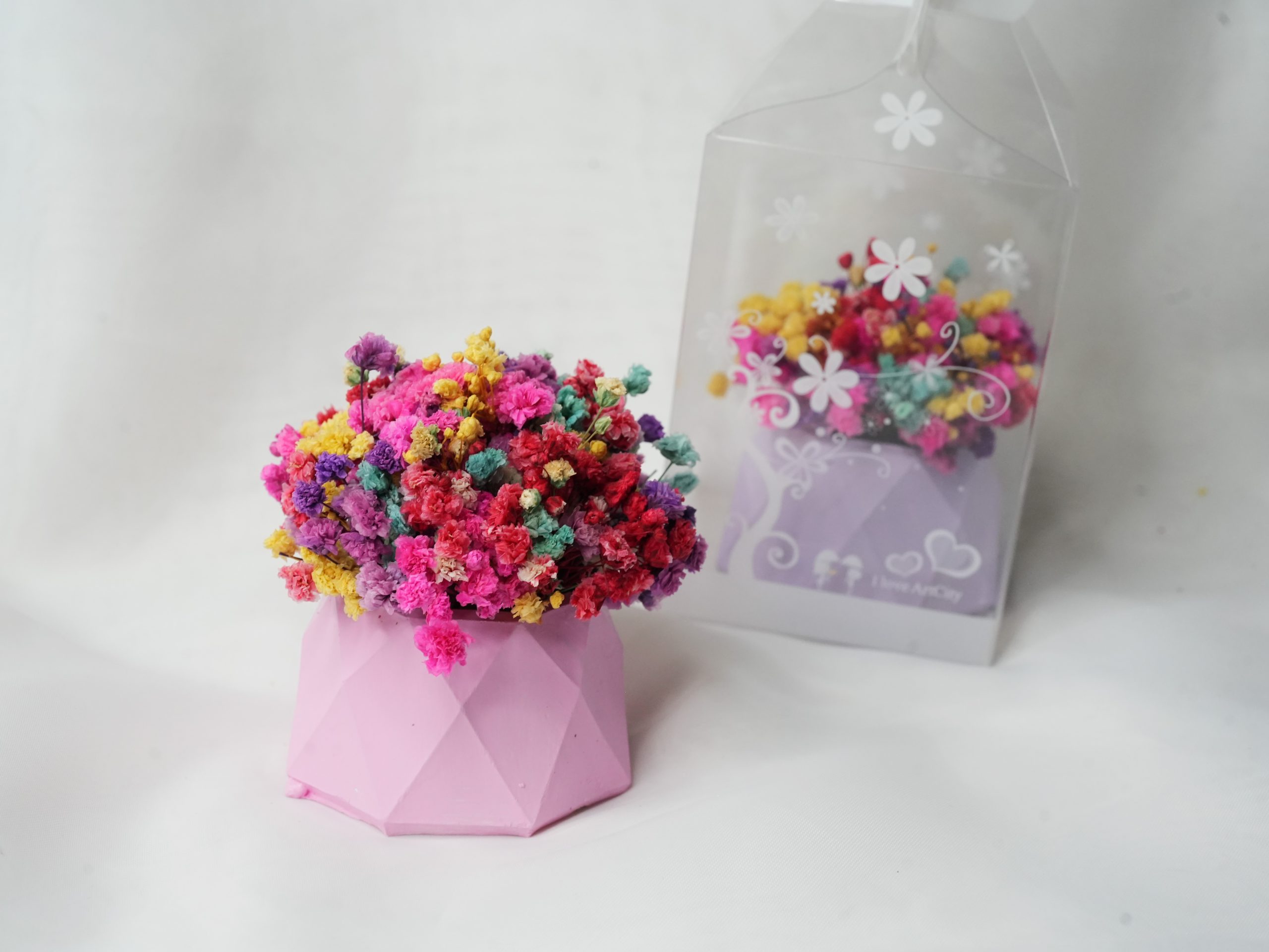 Aranjament micut cu flori criogenate color AMG - Flower Gift